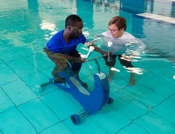 Proprioception improved by Aquatic Therapy in ACL reconstruction ...