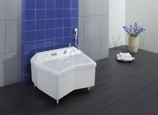 Exclusive wellness baths and hydro-massage baths or dry floating